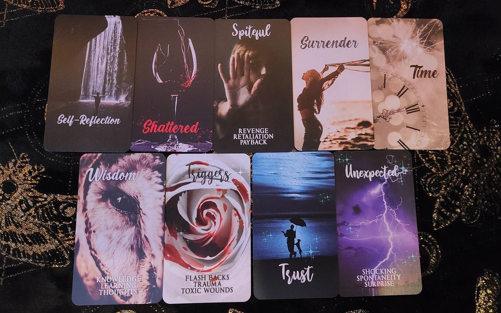 Cubierta de oráculo de notas místicas | amor oraculo